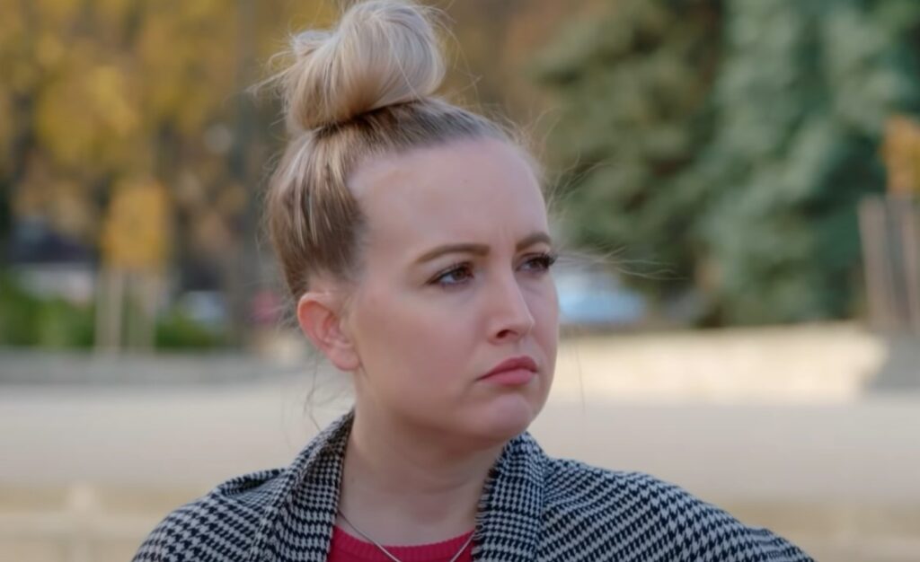 90 Day Fiancé‘s Elizabeth Potthast‘s Baby Bump Is Growing, And She ...