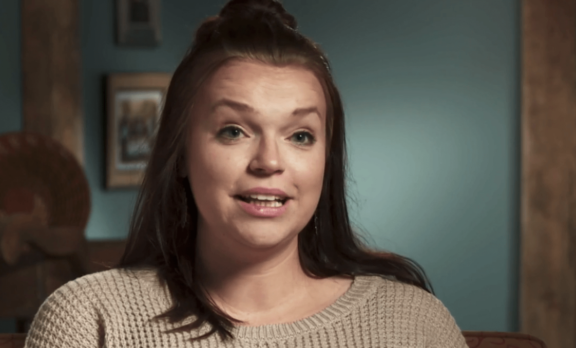 Sister Wives: Madison Brown Brush Shows Off Her Adorable Baby Bump