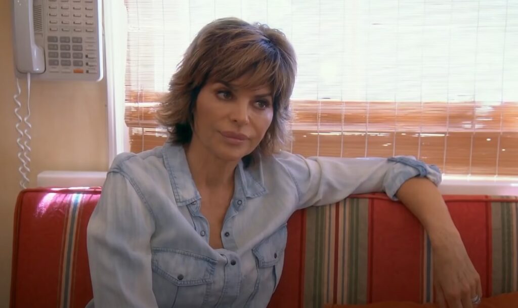 RHOBH: Lisa Rinna's Shocking New Look - Fans Urge Real Housewives Star to 'Please Stop'
