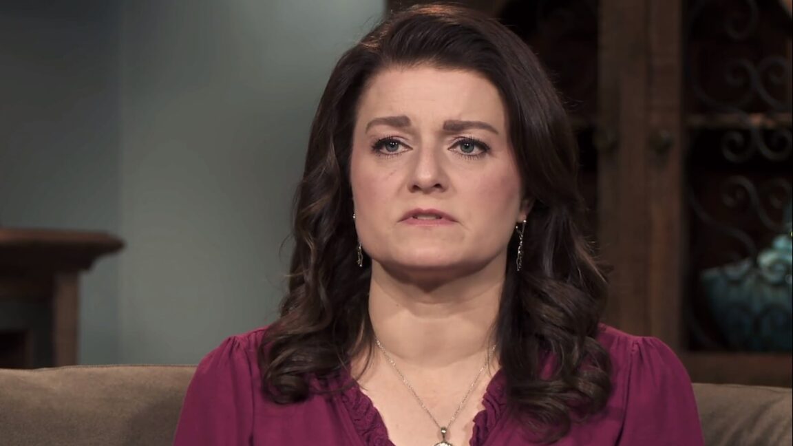 Sister Wives: Robyn Brown Actually Has Normal Eyebrows Under There!