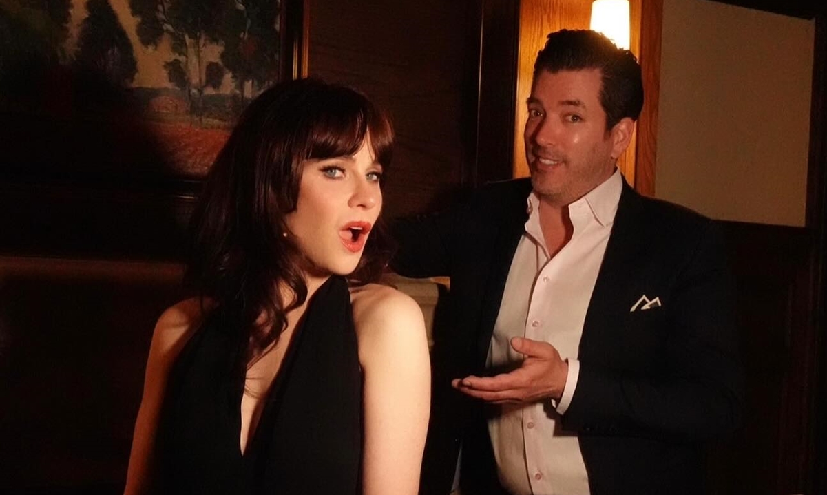 Zooey Deschanel and Jonathan Scott Plan Intimate Wedding, No Cameras Allowed