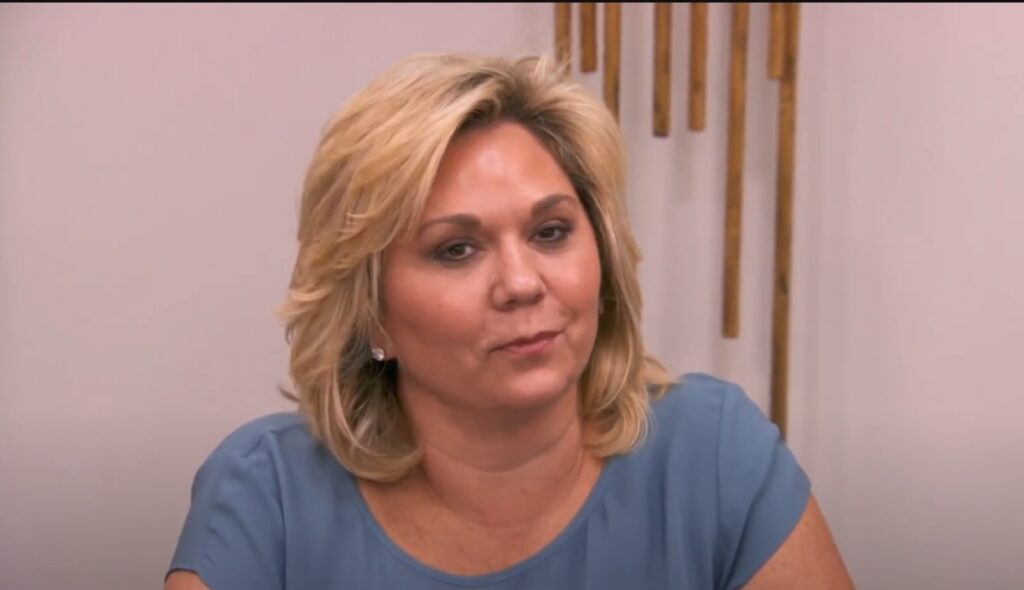 Julie Chrisley’s Emotional Court Appearance - Seven-Year Sentence ...