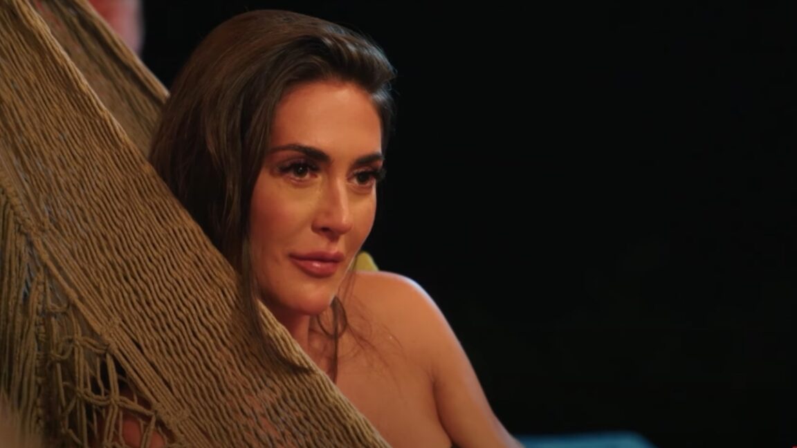 I Love a Mama’s Boy: Janelle McAloon Shocks Fans With Pregnancy ...